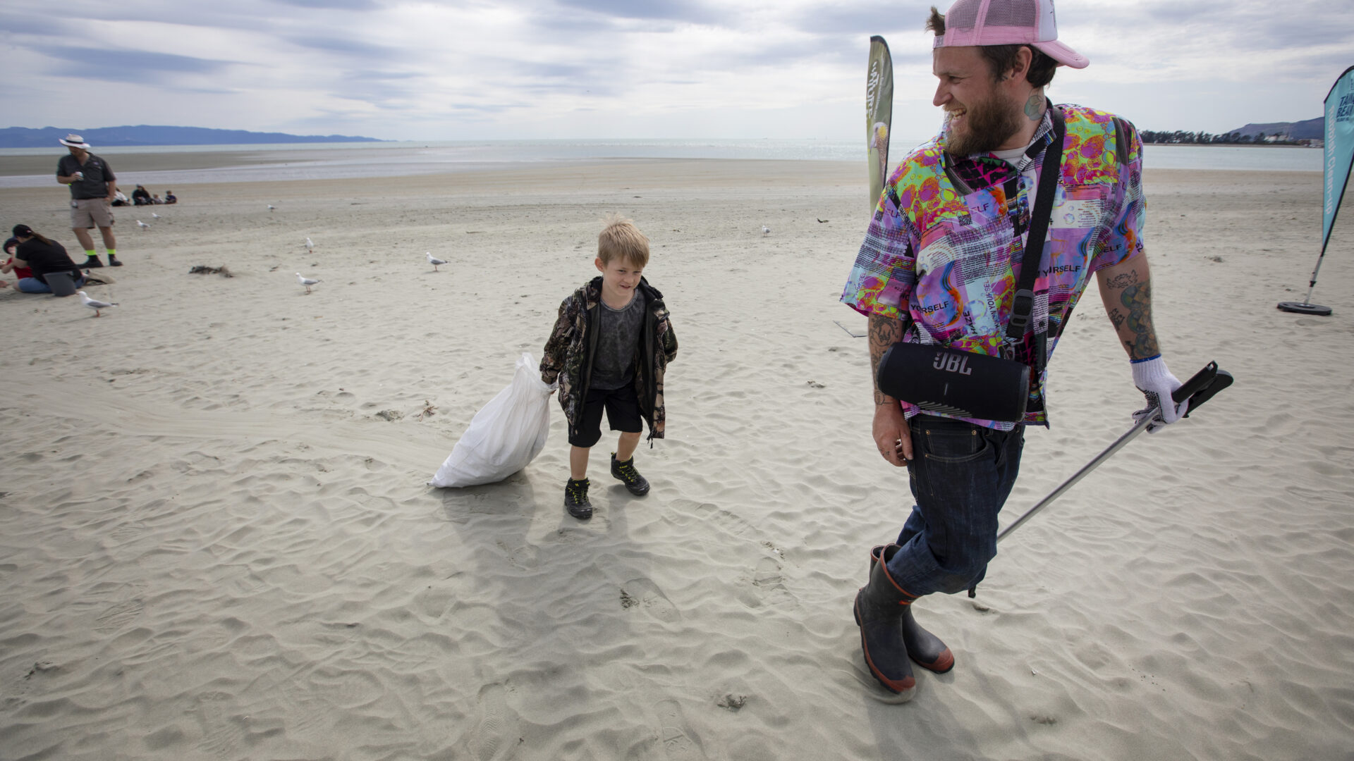 Beach Clean Up - Tahuna Beach Holiday Park | Creating lifelong memories...