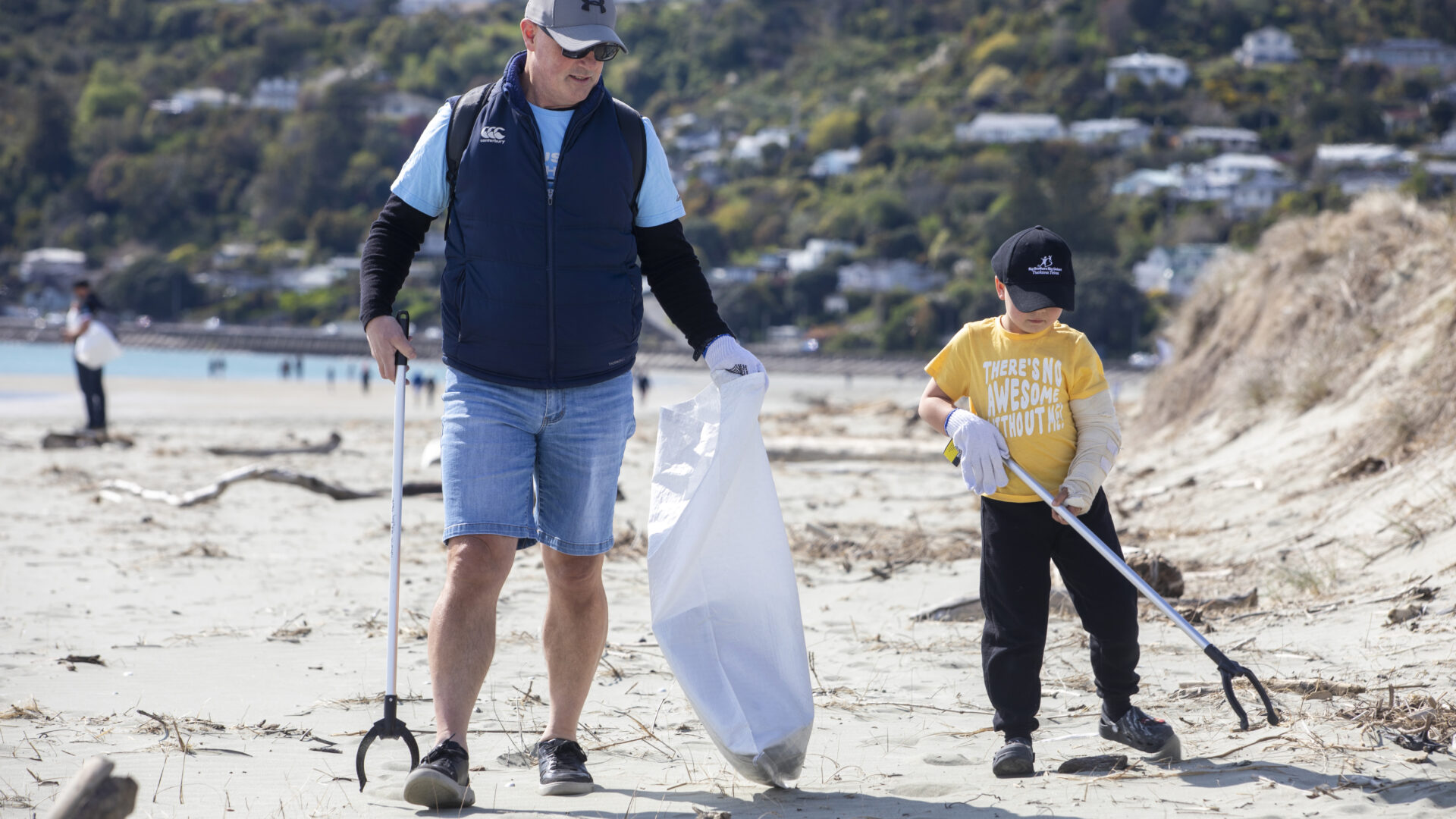 Beach Clean Up - Tahuna Beach Holiday Park | Creating lifelong memories...